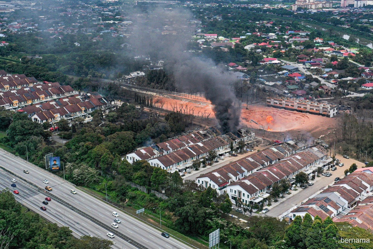 Putra Heights gas fire scene like a war zone | KLSE Screener