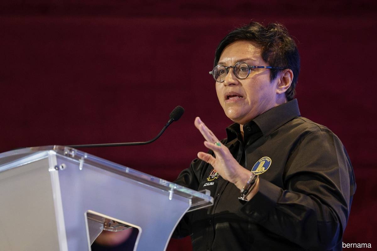 No successful case of automatic discharge under Insolvency Act, says Azalina