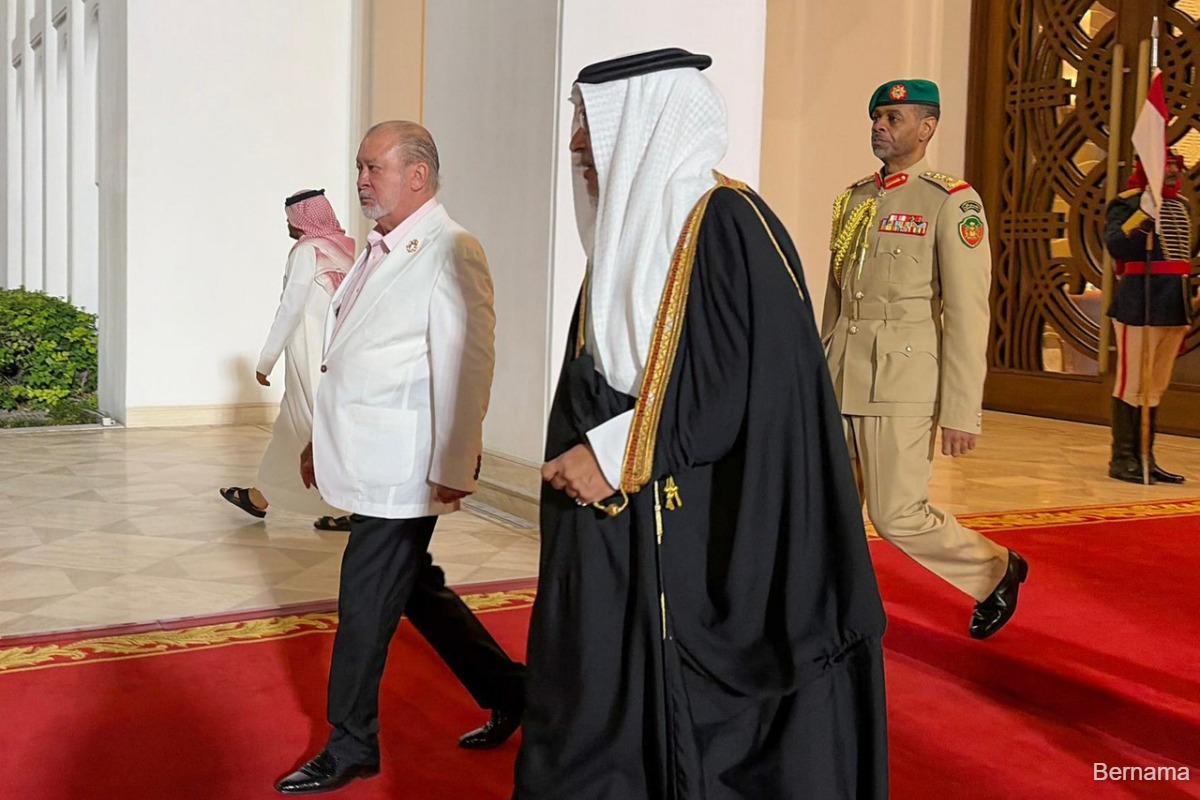 Sultan Ibrahim concludes historic Bahrain visit, departs for Malaysia ...
