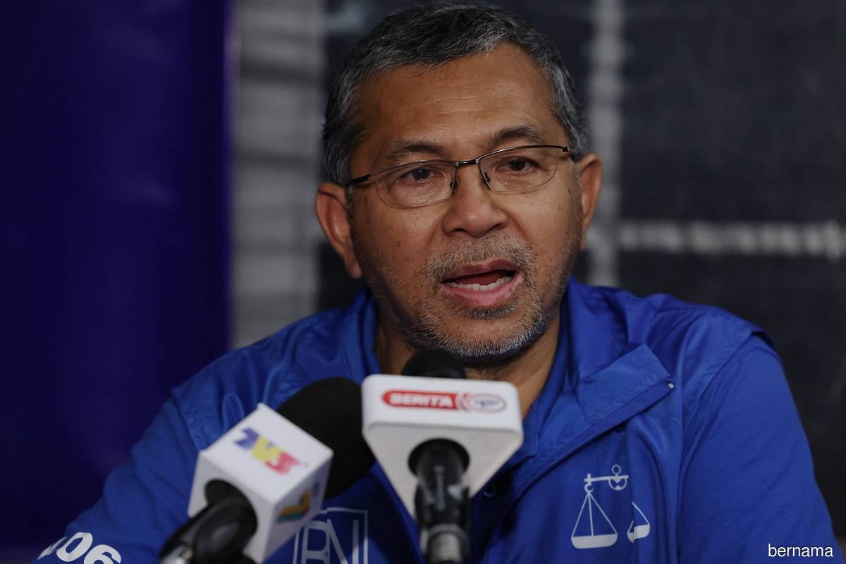 Former Perlis MB arrives at Kangar Sessions Court to face MACC Act ...