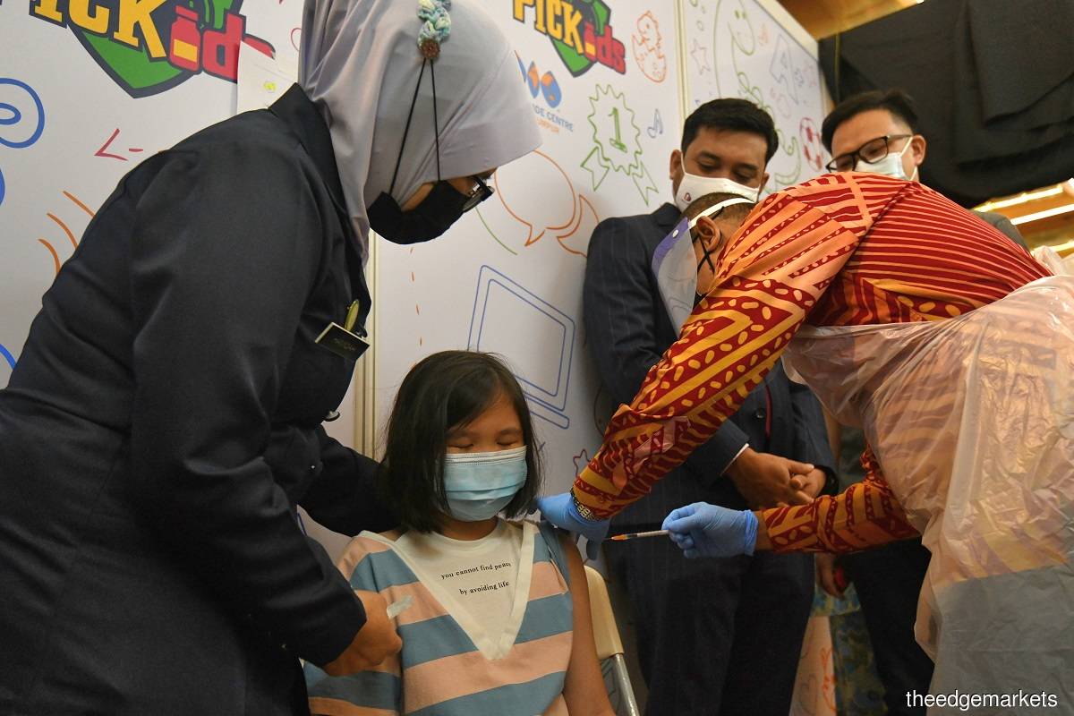 Covid-19 vaccination: Over 79,000 Malaysian children given first dose ...