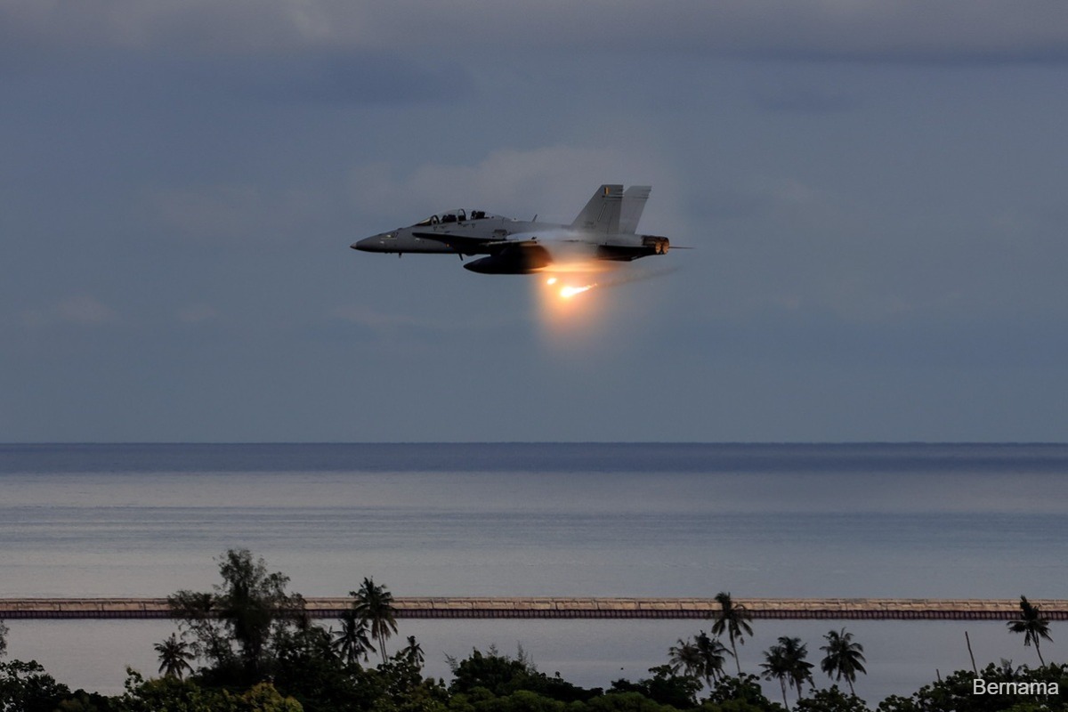 Lima’25 kicks off with spectacular aerial display by RMAF | KLSE Screener