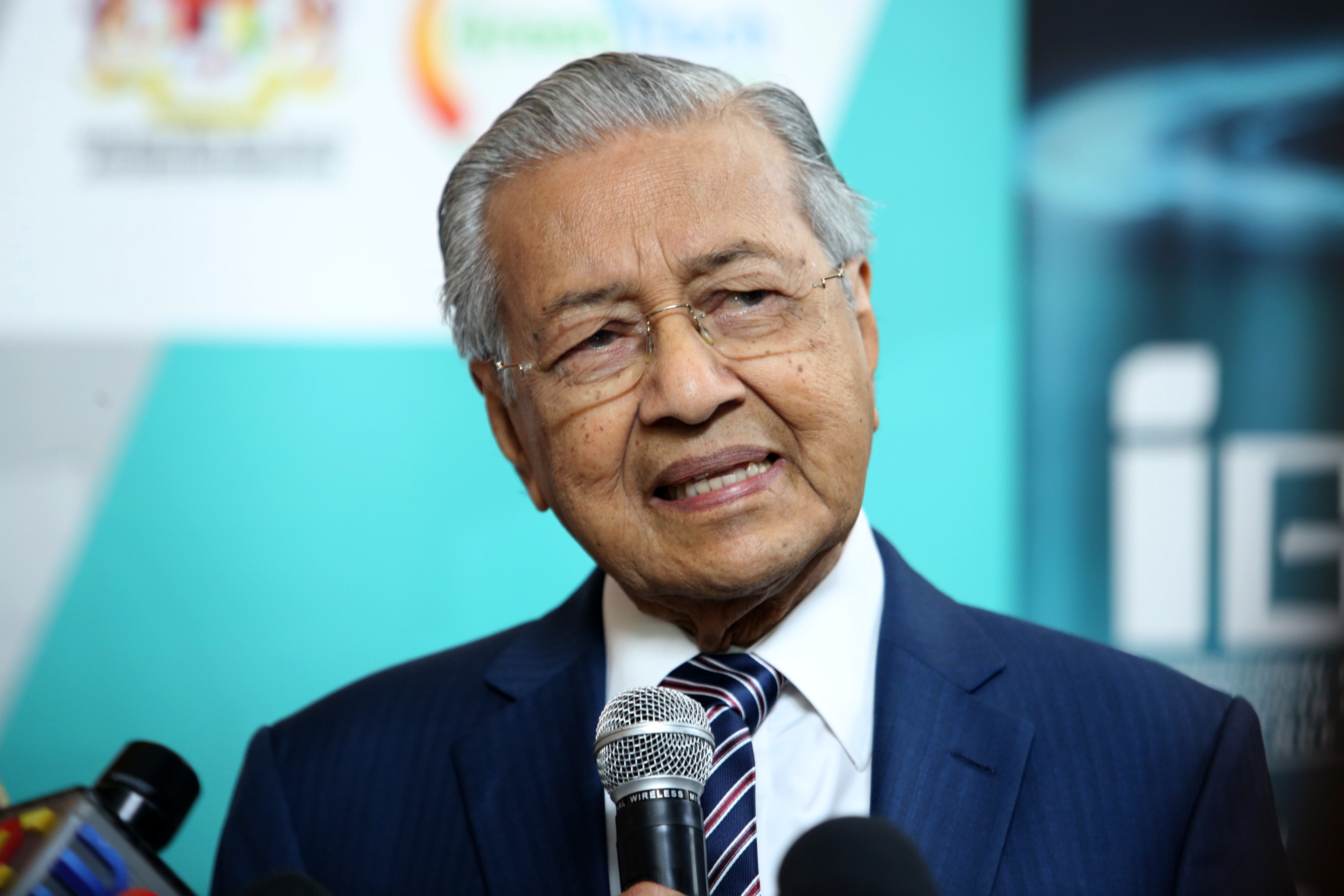 Warisan rallies behind Dr M | KLSE Screener