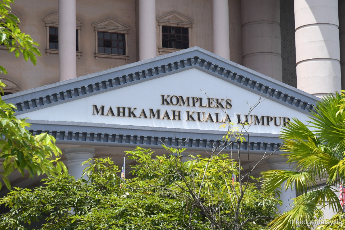 Azlin's orders to transfer Yayasan Rakyat 1Malaysia's funds to Najib's ...