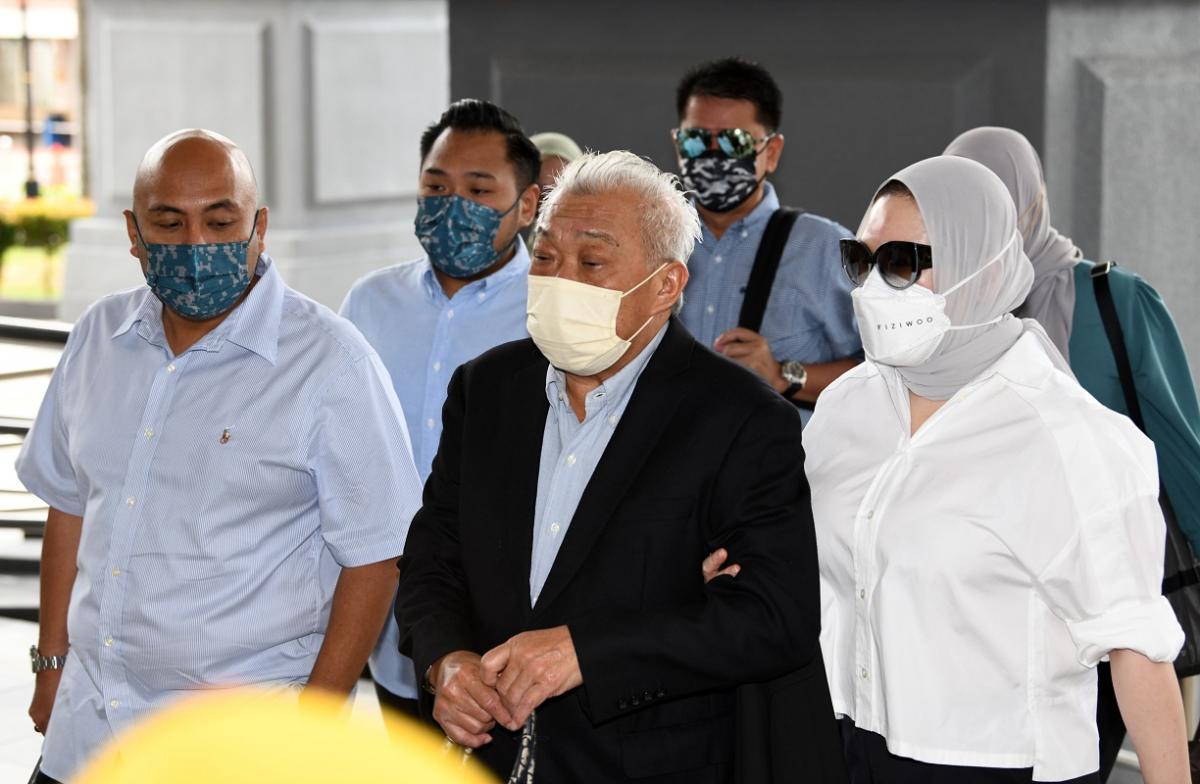 Bung Moktar, wife must defend themselves against graft charges, court ...