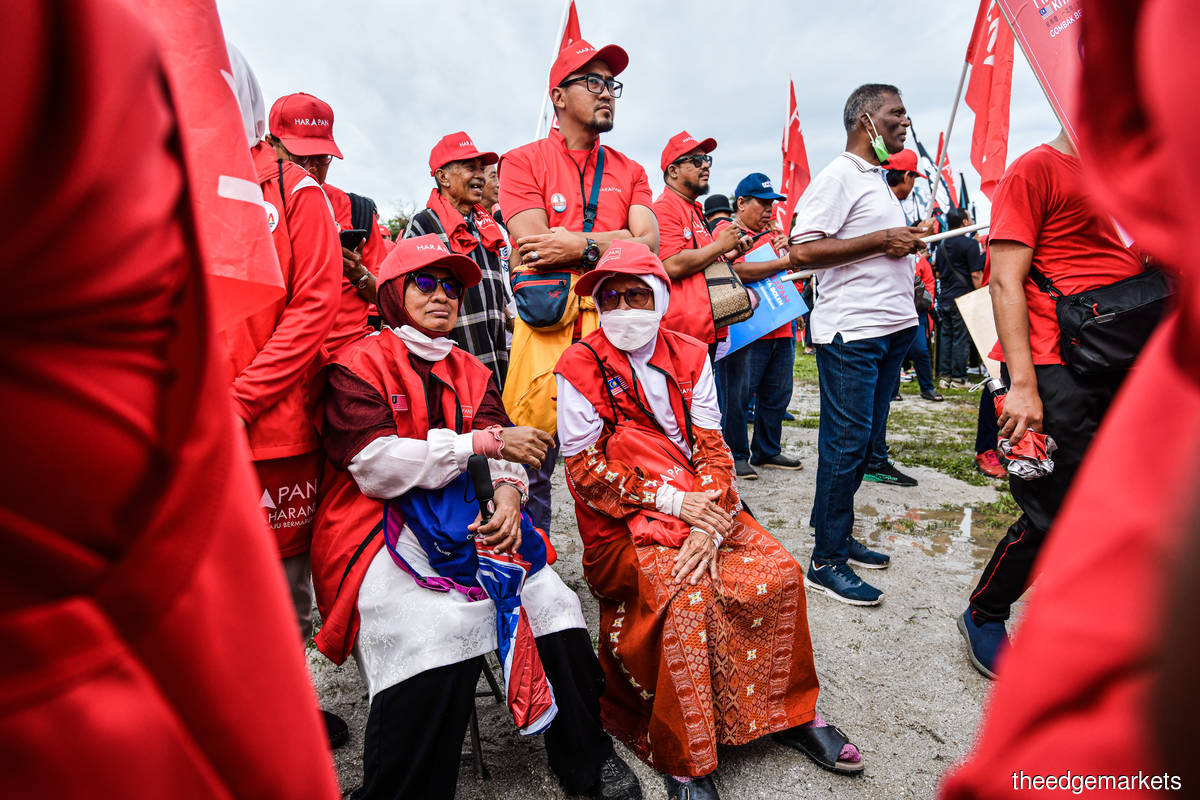 Nomination form of PH candidate for Kemayan state seat in Pahang ...