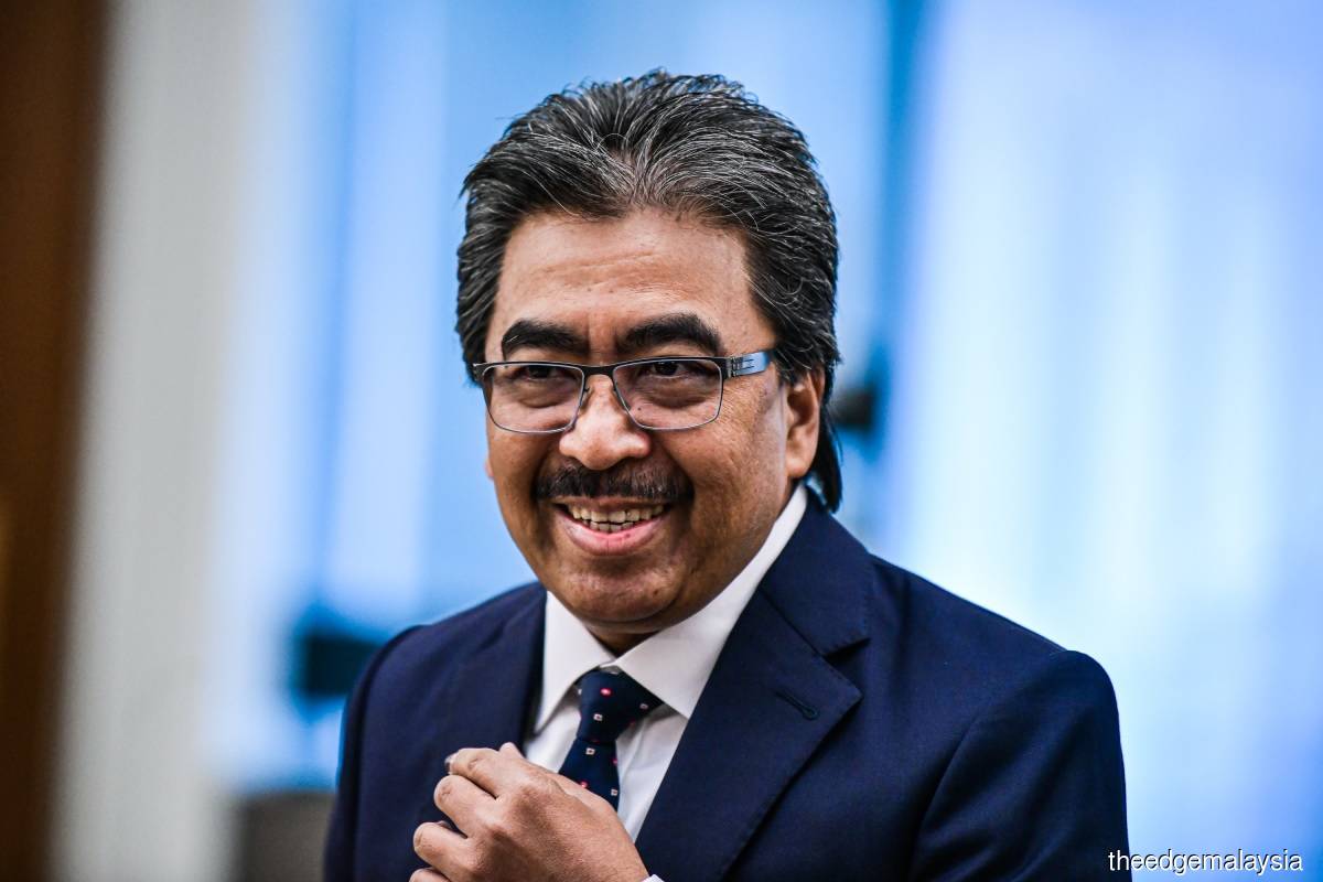 Johari Ghani ups stake in MyNews to 13.85%