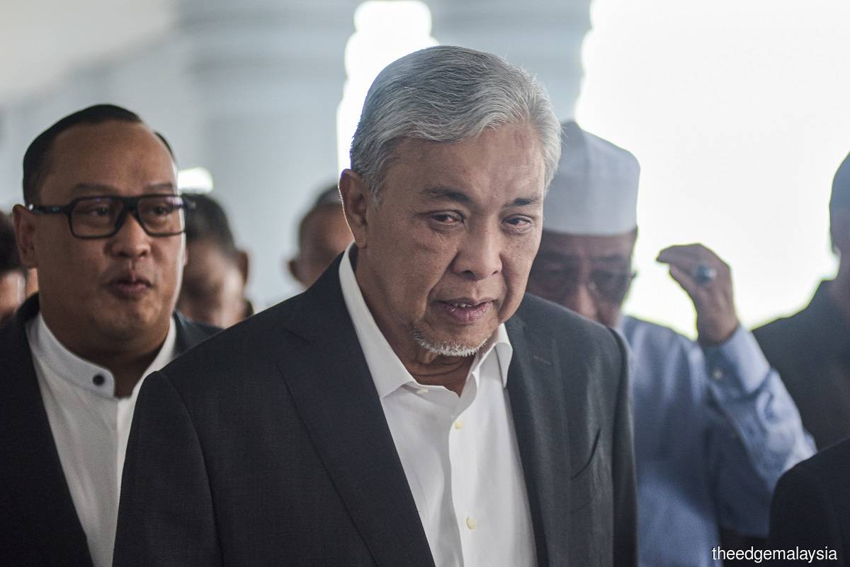 Lead prosecutor in Zahid’s graft trial dropped as Bersatu, Pejuang ...