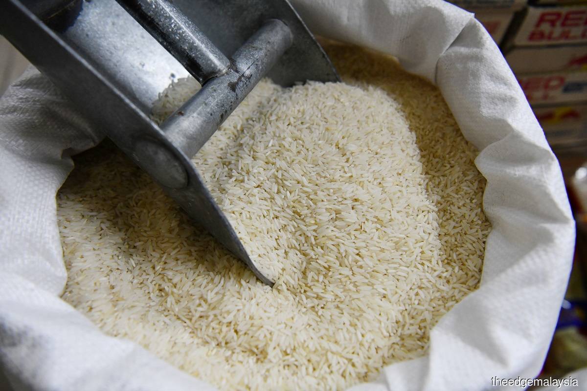 Govt in intensive discussion over proposal to raise local rice ceiling price — Mat Sabu