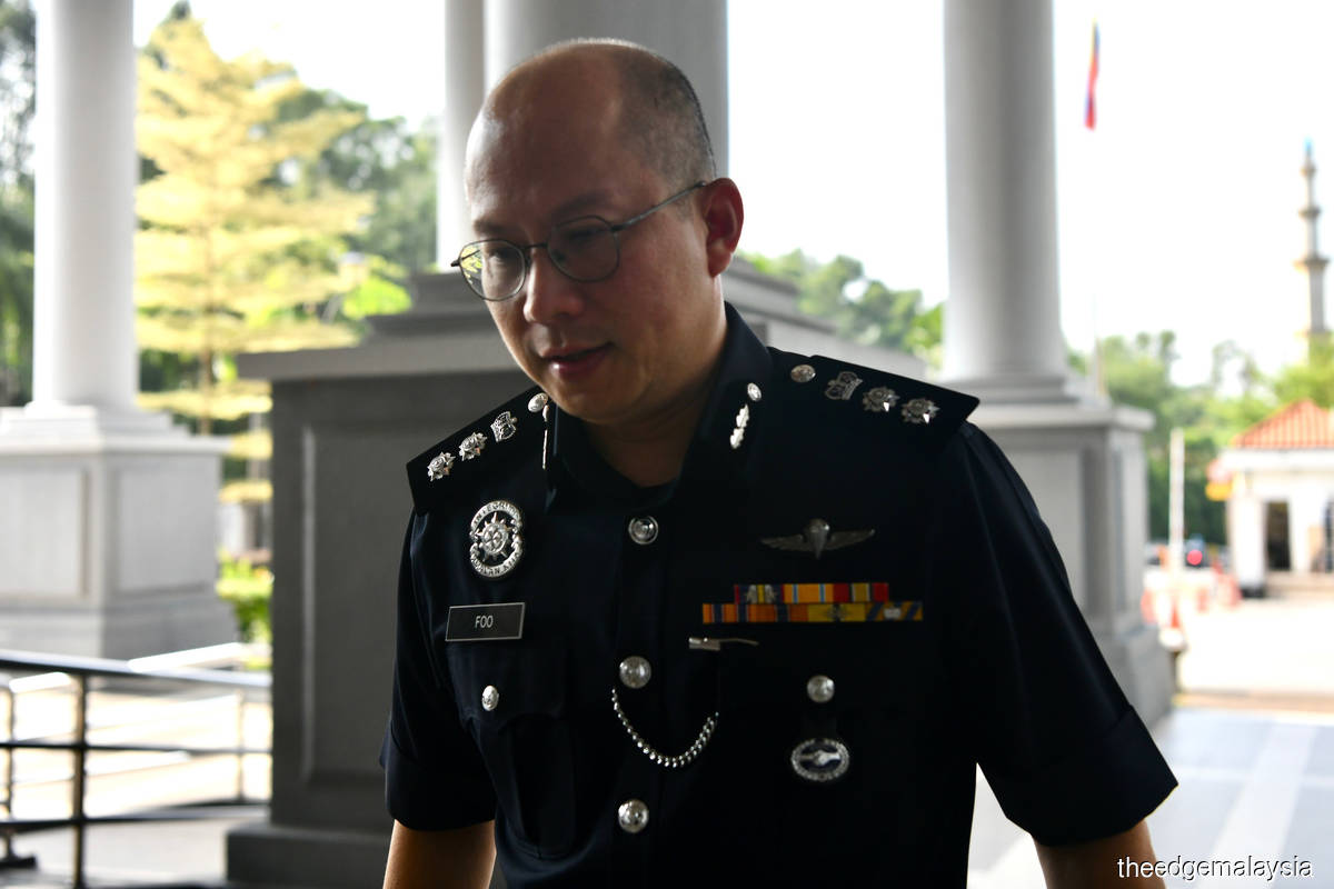 Najib funnelled RM22 mil 1MDB funds to Umno and others, police officer ...