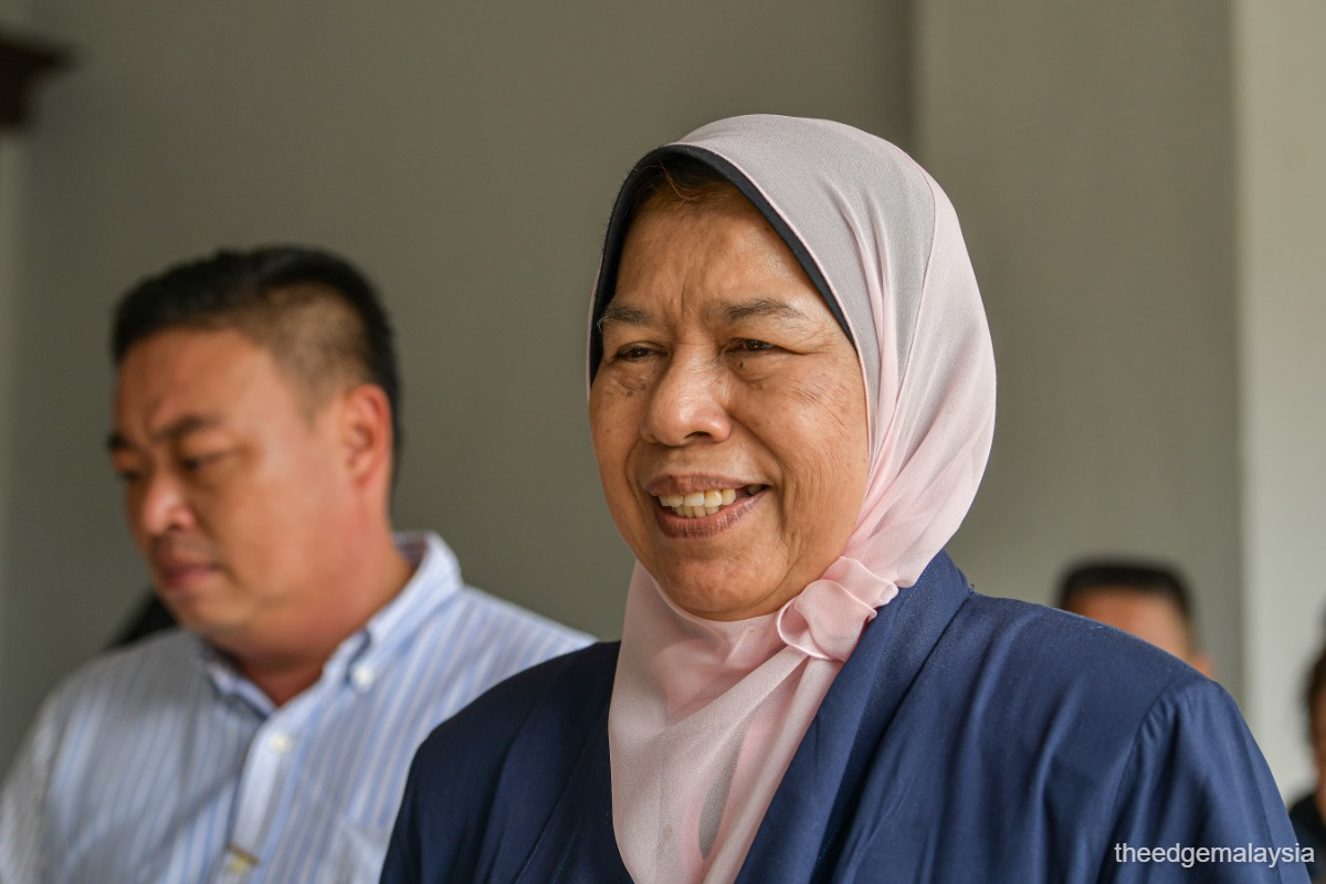 Zuraida maintains Lim rejected allocation for Bestari Jaya PPR, tells ...