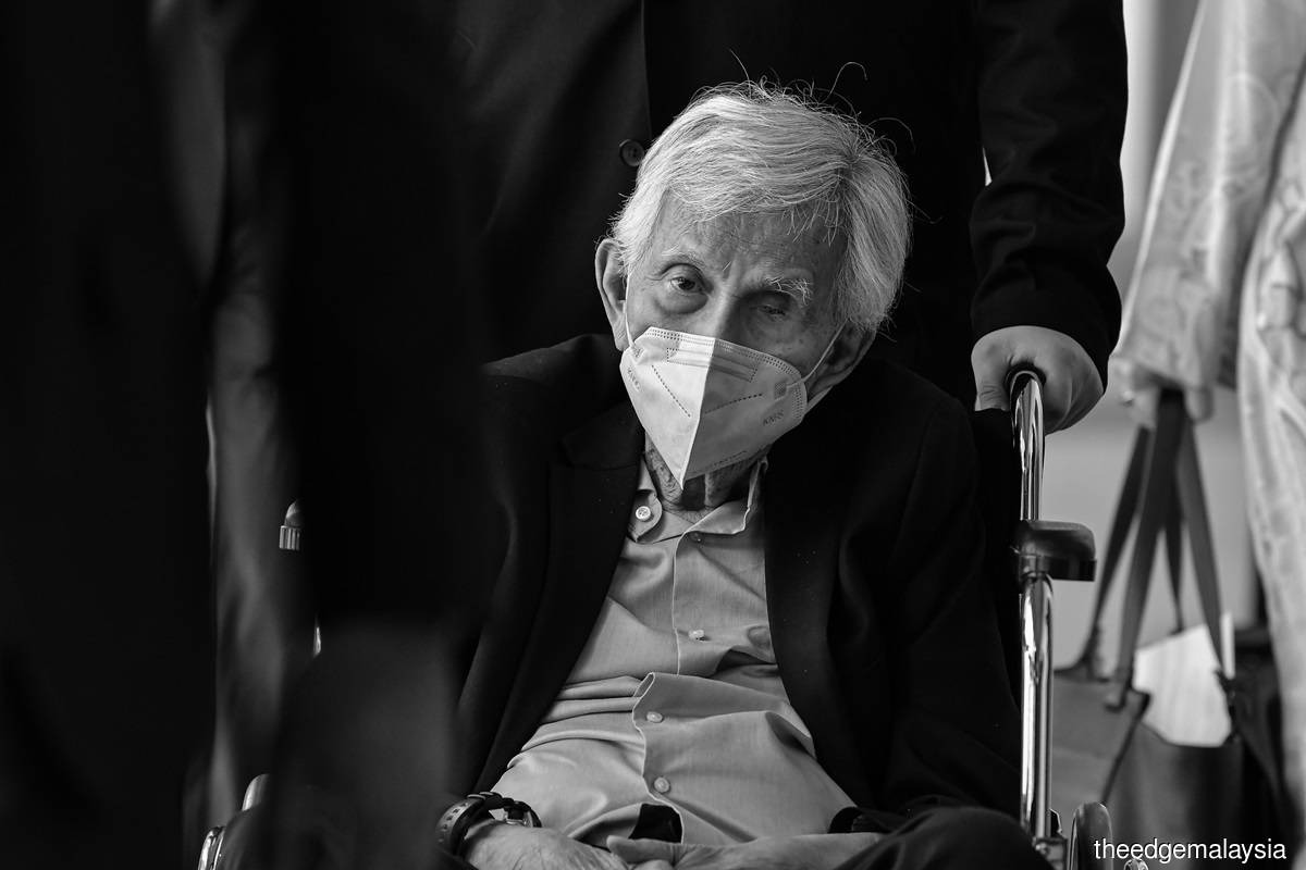 Politicians pay tribute to Tun Daim’s passing