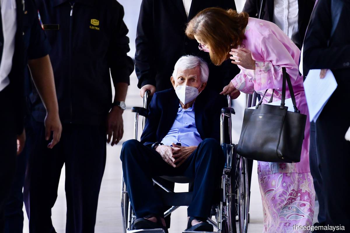 Court quashes Daim and family's bid for judicial review of MACC probe