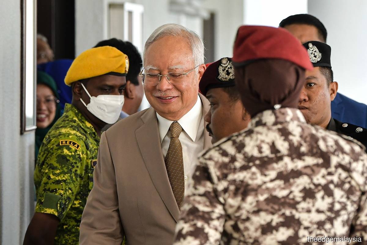 Jasmine Loo: I waited outside Najib's house while Jho Low went in to ...