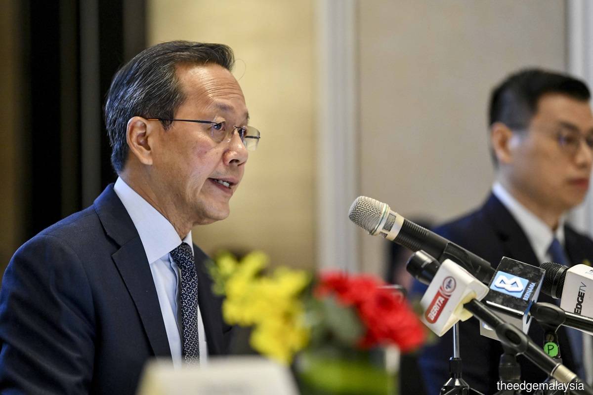 MALAYSIA AIRLINES (Malaysian Airline System & Sistem Penerbangan ...