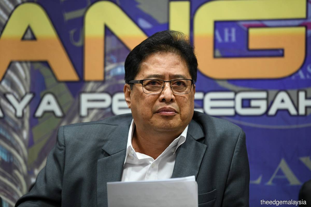 MACC helped nab Singapore tycoon after 19-year manhunt, says Azam Baki ...