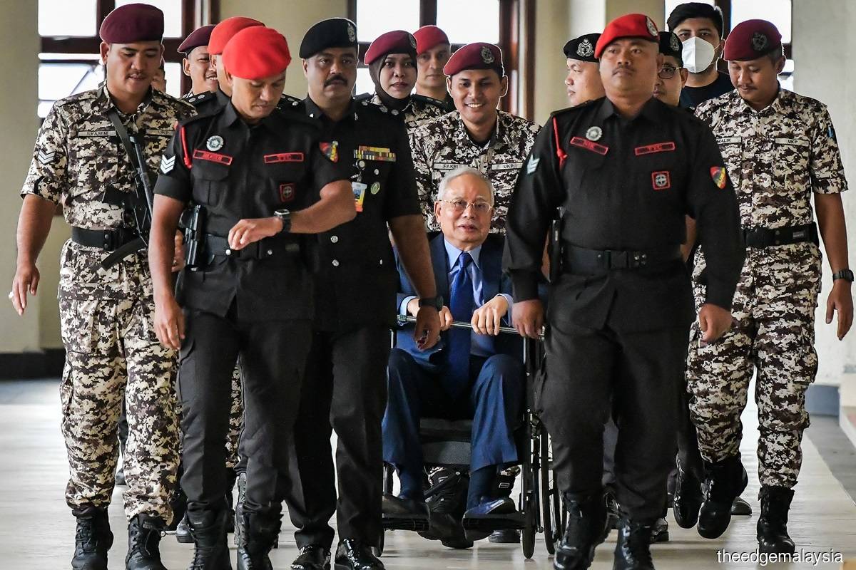 Najib points to Malaysia's economic achievements during his time as PM ...