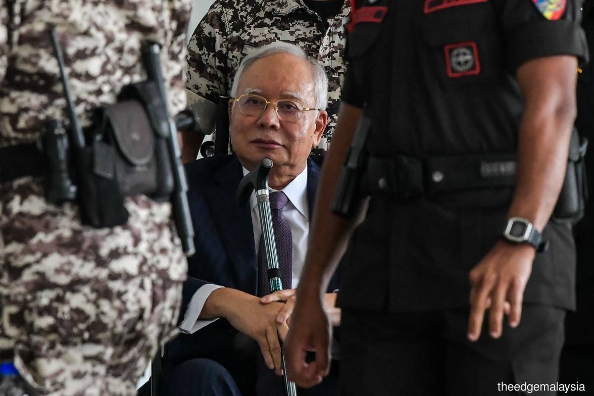 Enter defence or be acquitted? Najib to know fate in 1MDB-Tanore trial ...