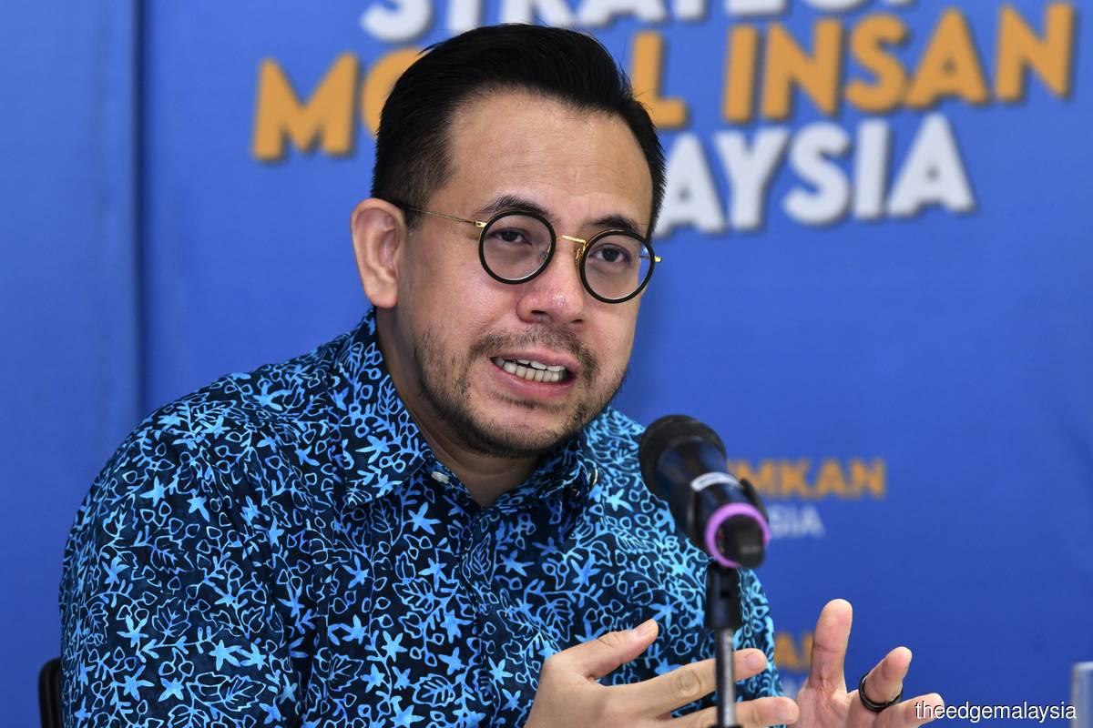 Sim denies having adviser with 'Tan Sri' title | KLSE Screener