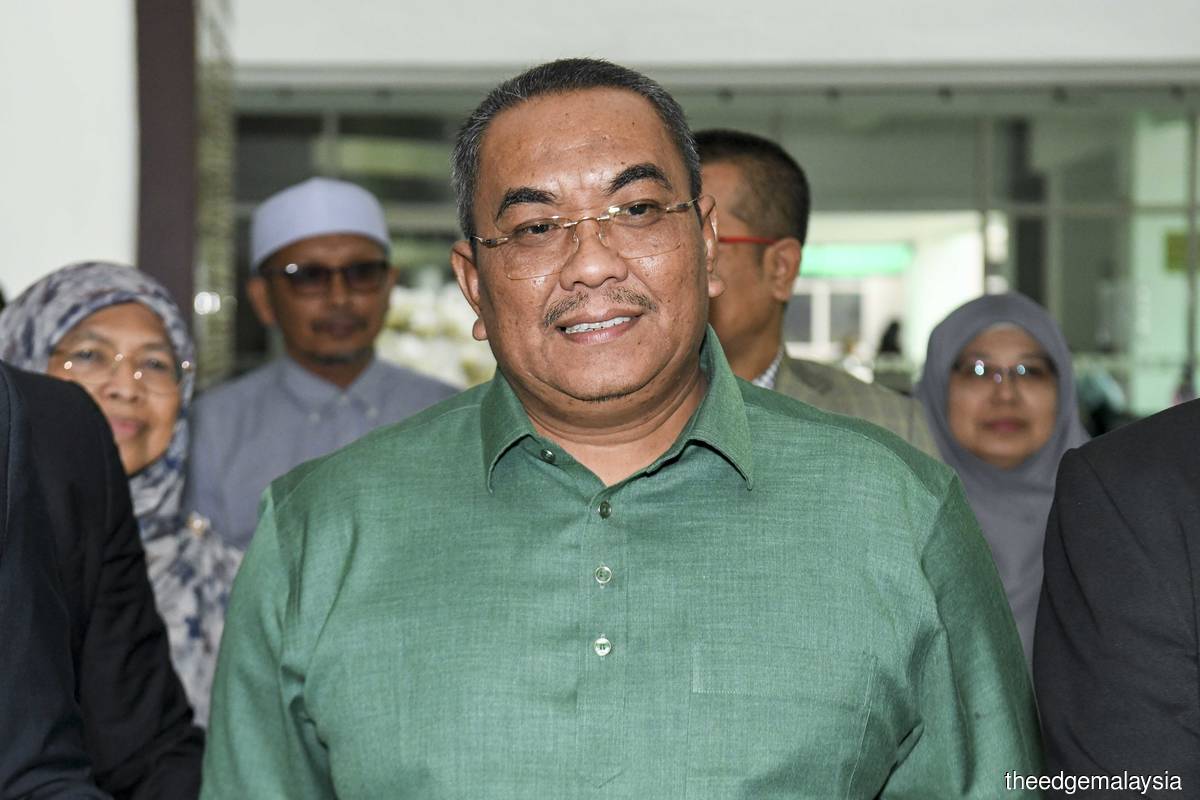 Sanusi acquitted of sedition against Selangor Sultan, but trial for ...