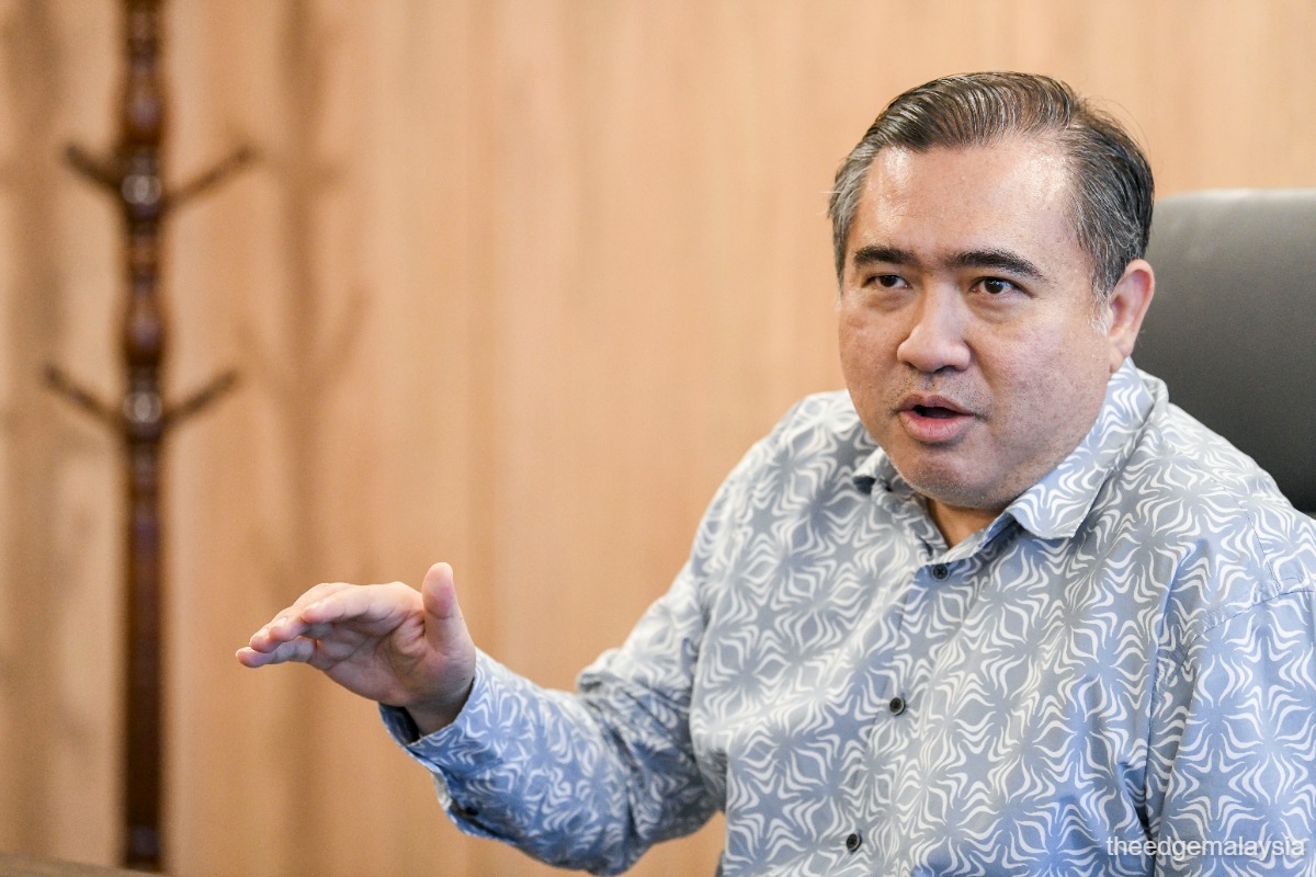 MOT to Develop Database System for Express, Tour Bus Drivers, Says Loke ...