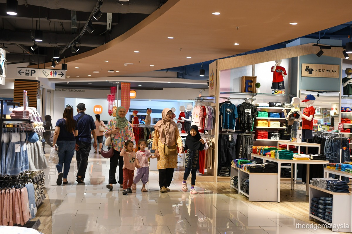 Malaysia's 3Q retail sales beat forecasts at 4.9% — industry report ...