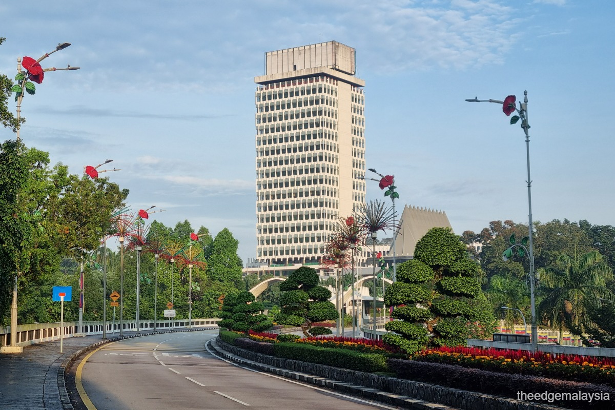 Parliamentary services, constitution amendment bills to be tabled at current sitting — Fahmi ...