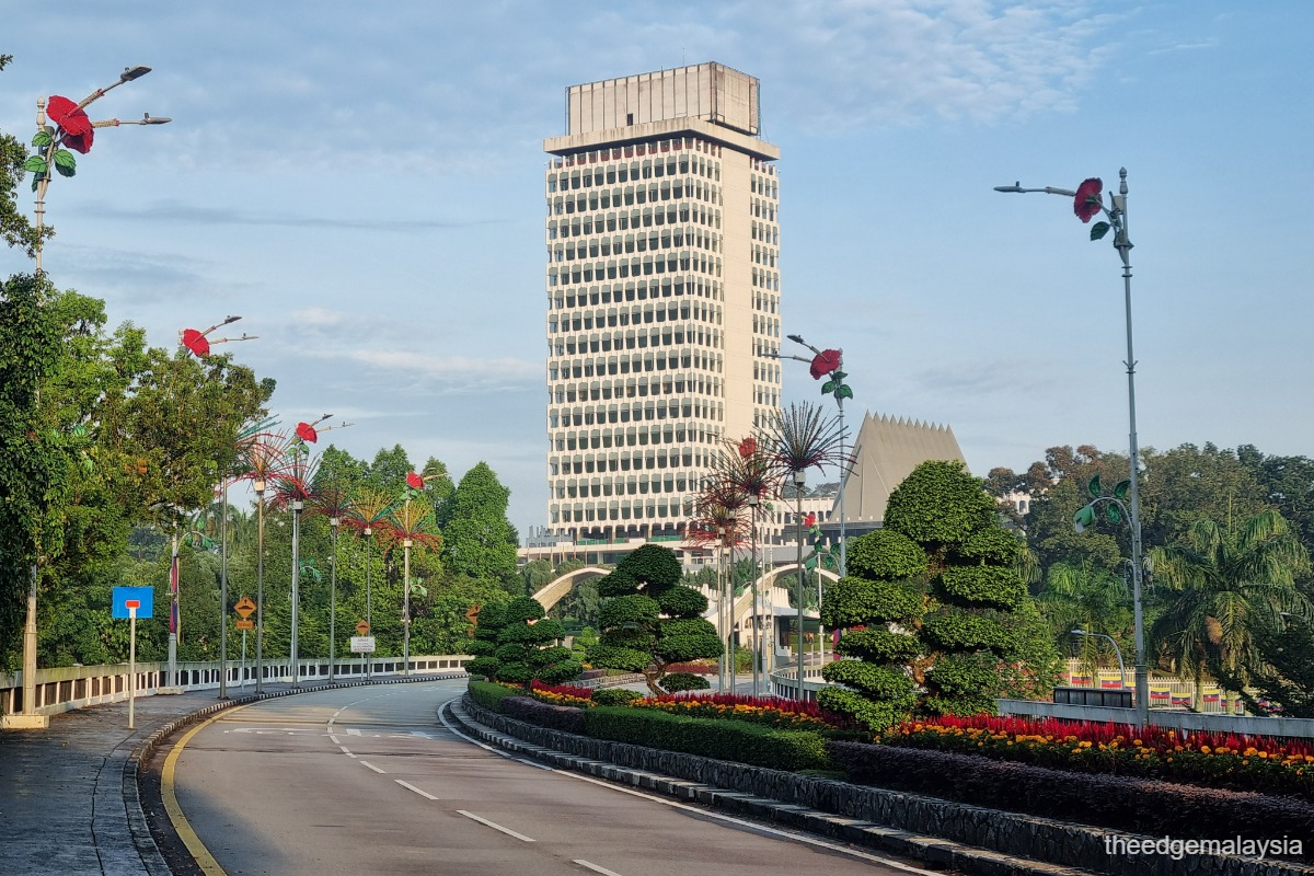 Parliamentary Services Bill 2025 tabled for first reading in Dewan Rakyat