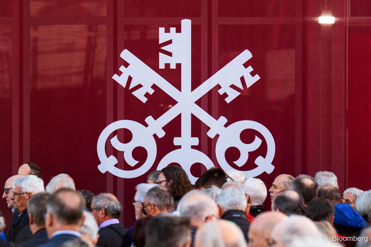 UBS boosts payouts for US wealth advisers to stem defections