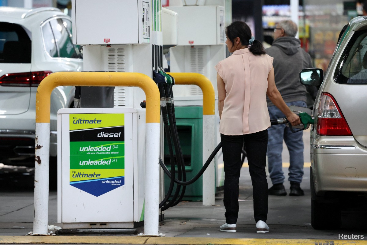 Australia fuel crunch expands to hundreds of gas stations