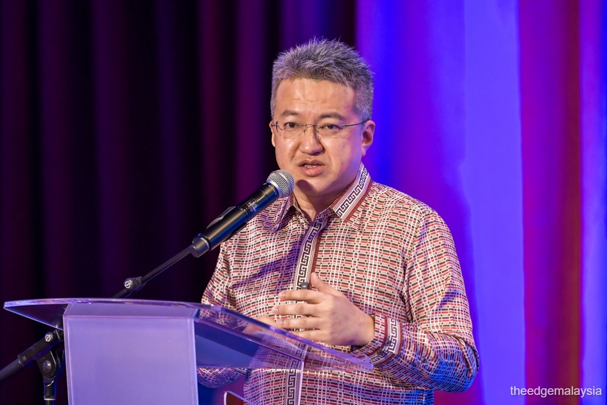 Liew: RM9.8 bil allocated to expand microfinancing for small traders ...