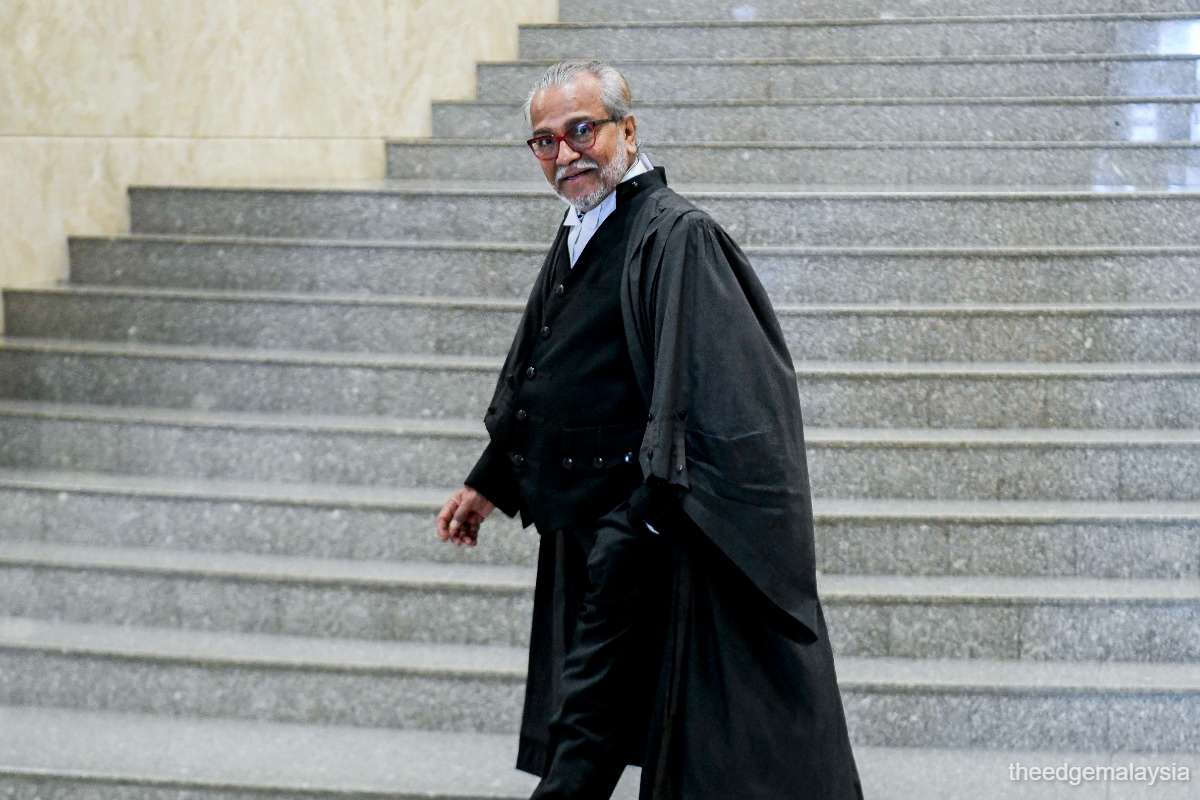 Shafee to proceed with contempt proceedings against ex-AG Terrirudin