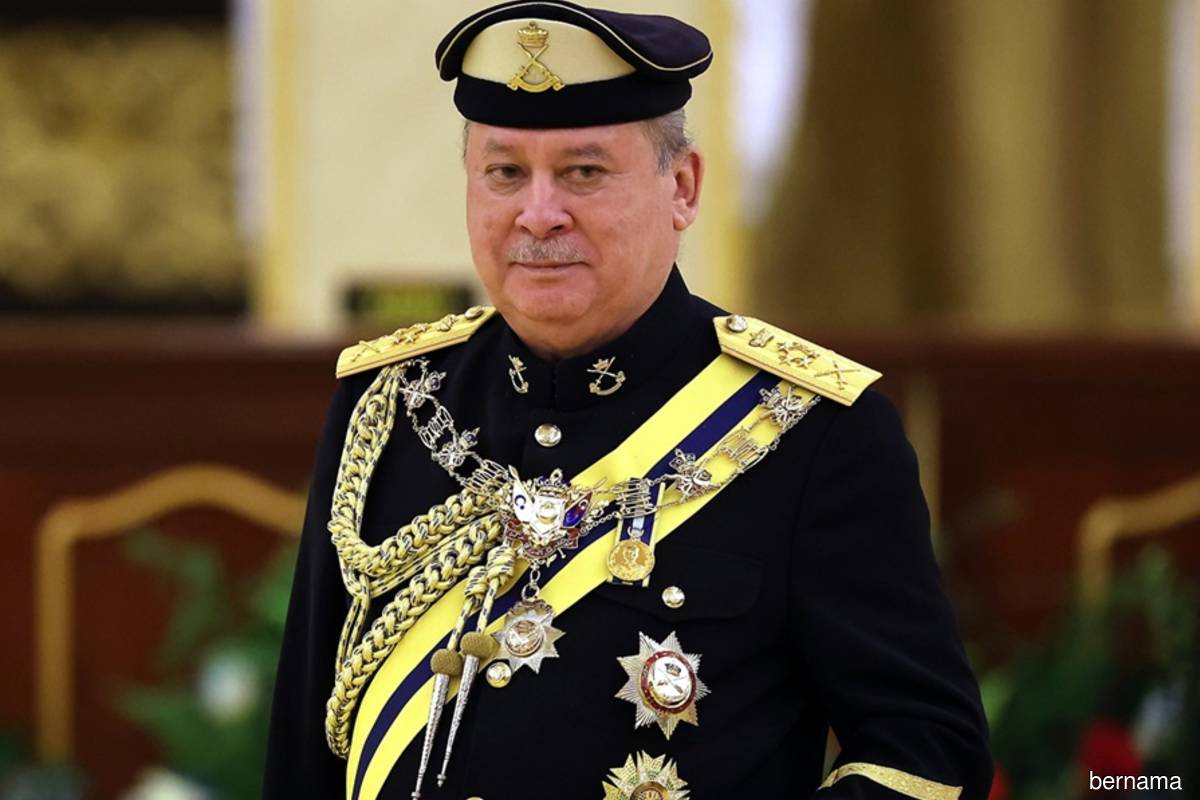 King wishes prospective pilgrims a safe journey at Sepang Tabung Haji ...