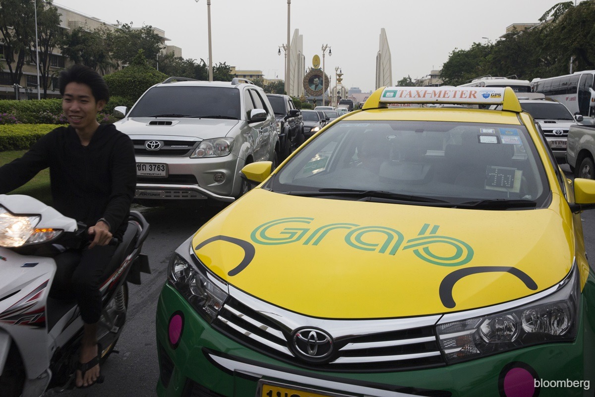 Grab obtains Land Transport Authority licence to operate taxis in Singapore