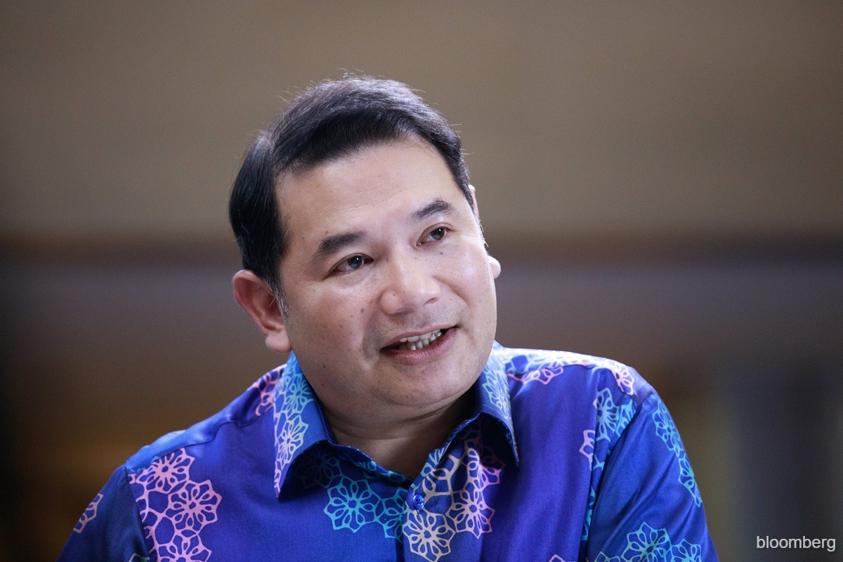 Rafizi packs his bags despite Anwar’s call to reconsider resignation