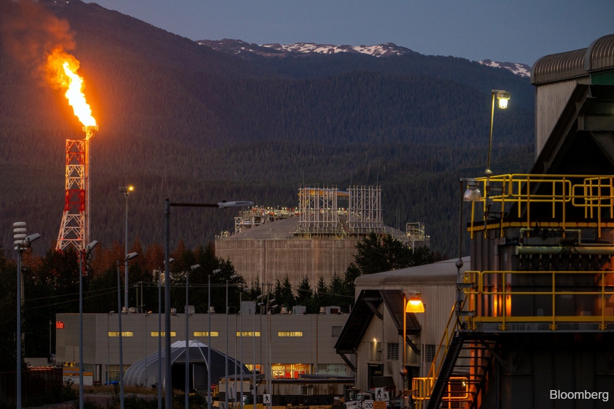Petronas JV LNG Canada begins production at second unit, company says ...