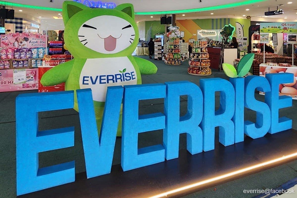 Grab buys operator of Everrise supermarkets from Navis