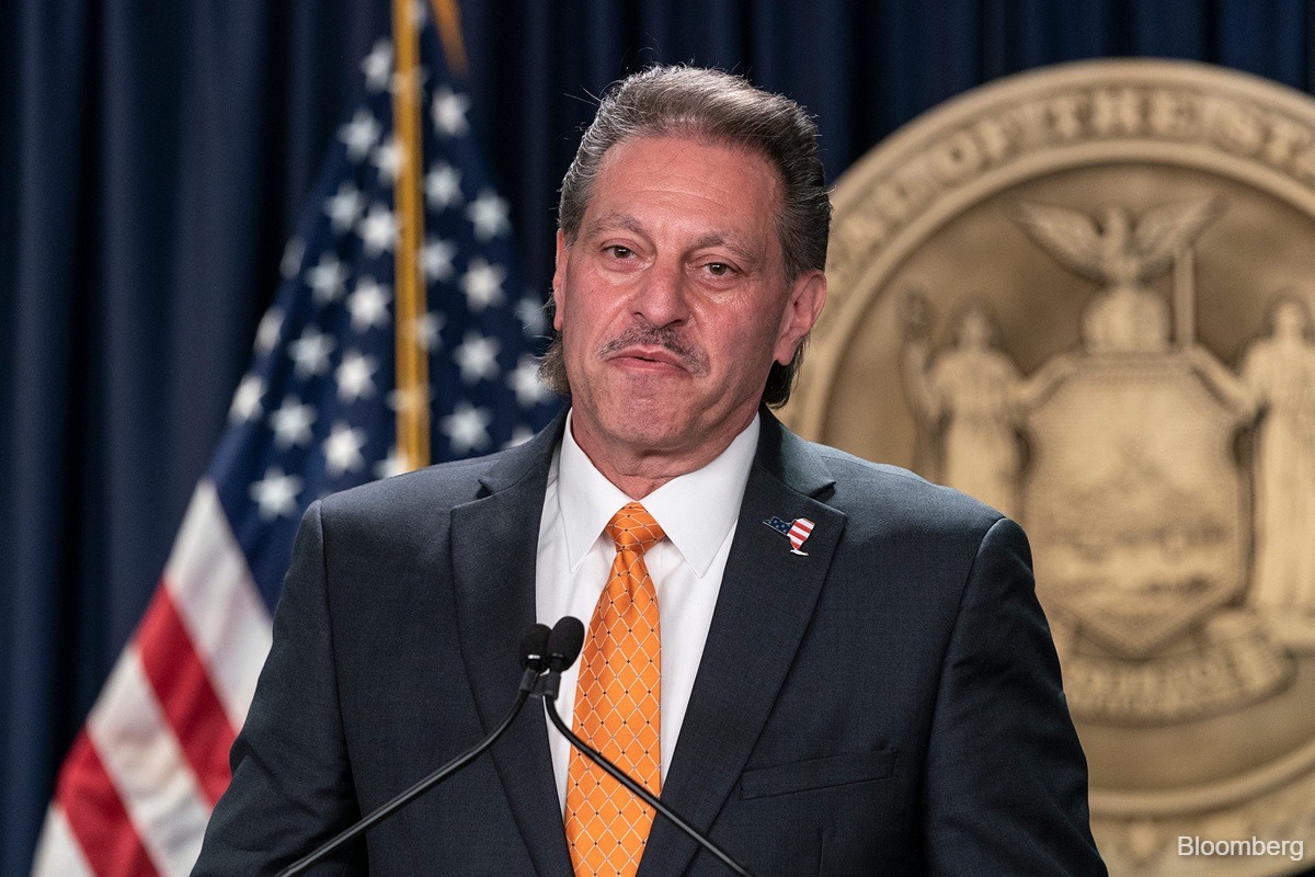 NY senator behind casino push urges swift awarding of licences