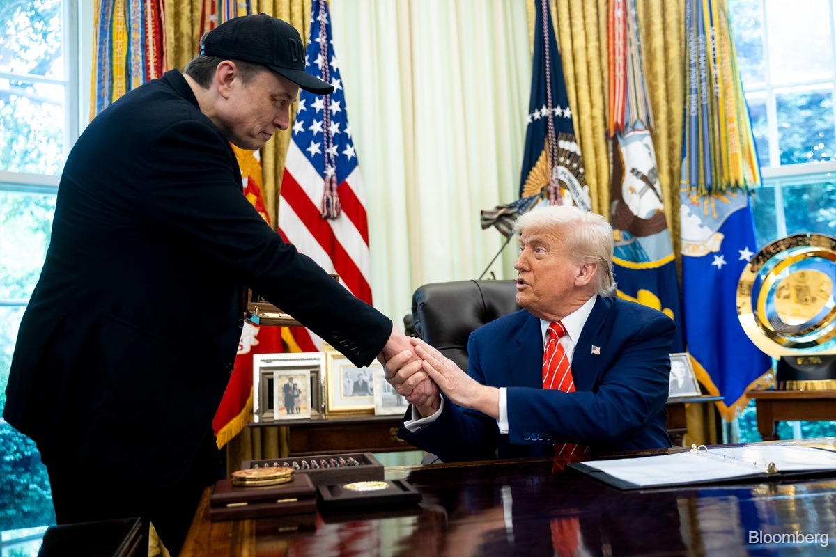 Elon Musk Returns to White House as Tensions Thaw With Trump - CEO ...