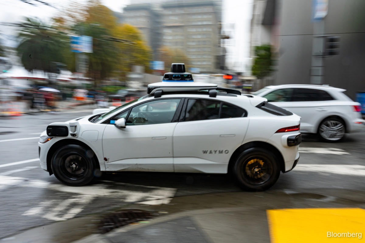 Waymo raises US$16 bil from Alphabet and others to expand