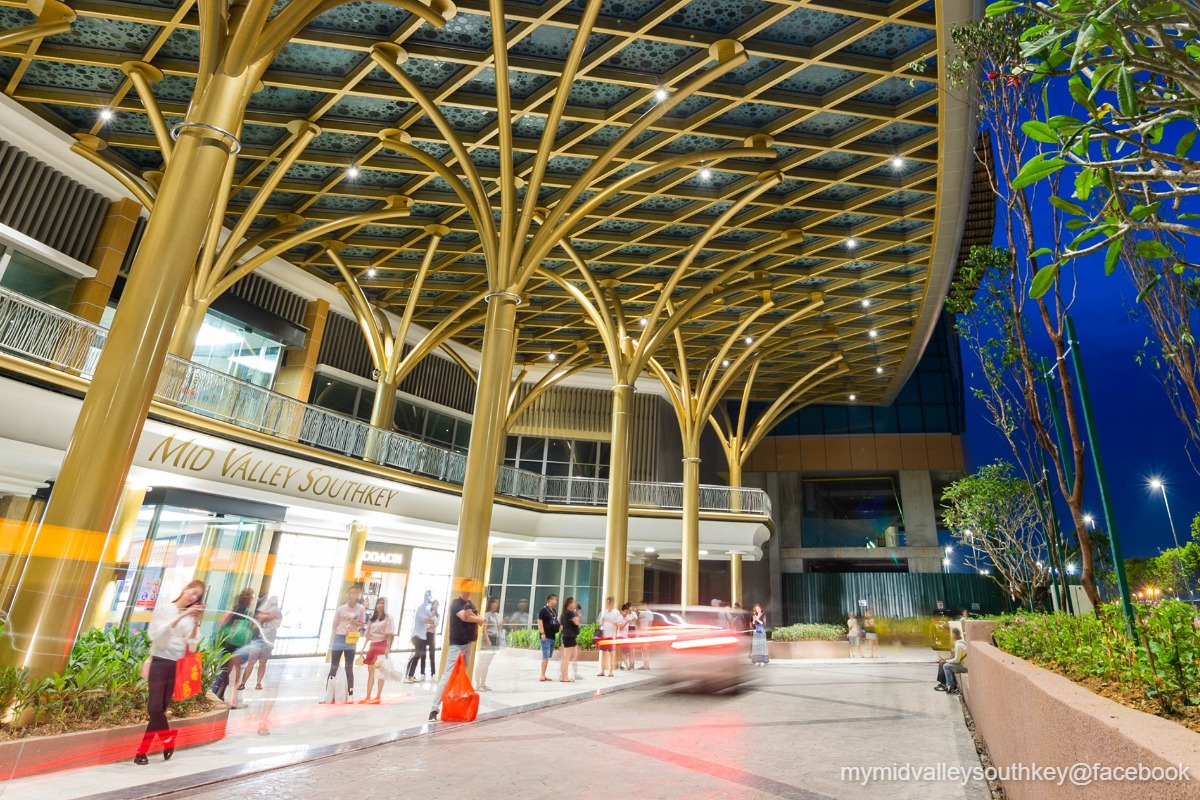 IGB, IGB REIT climb to new record high on Johor Bahru deal | KLSE Screener