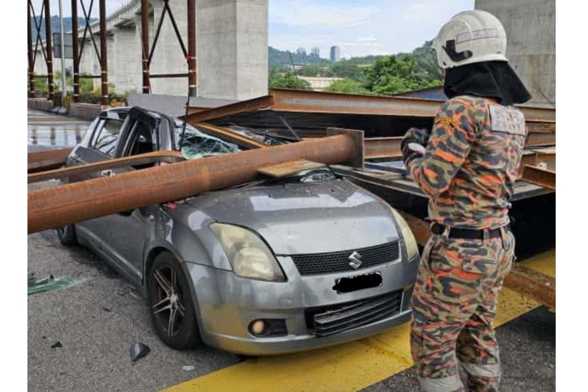 ECRL works on MRR2 halted after temporary canopy collapses onto passing car