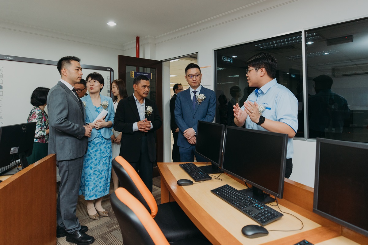 UM teams up with Alibaba Cloud to build local talent