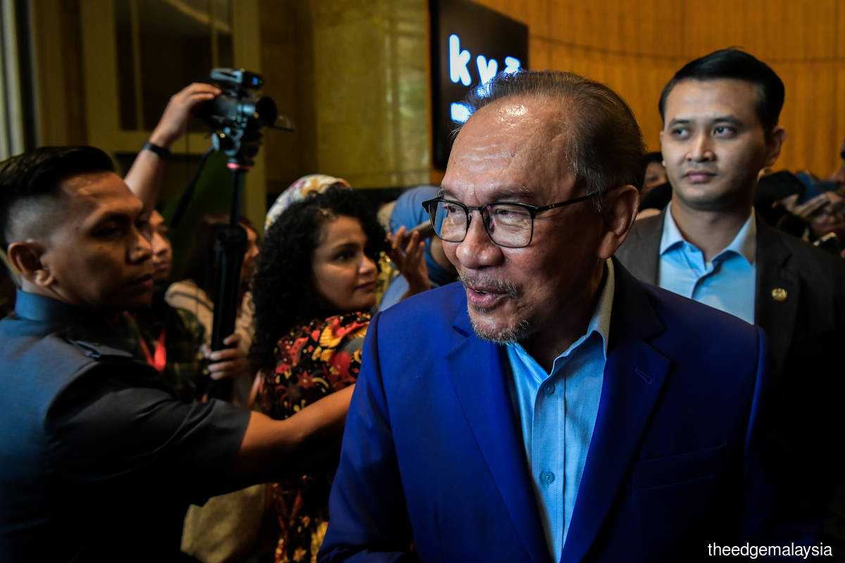 Anwar confirms bid to stay on as PKR president