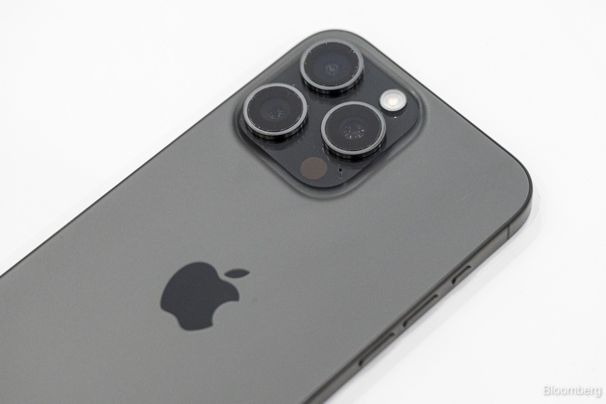 Apple Supplier Lens Tech Said to Price US$607 Mil Hong Kong Listing at ...