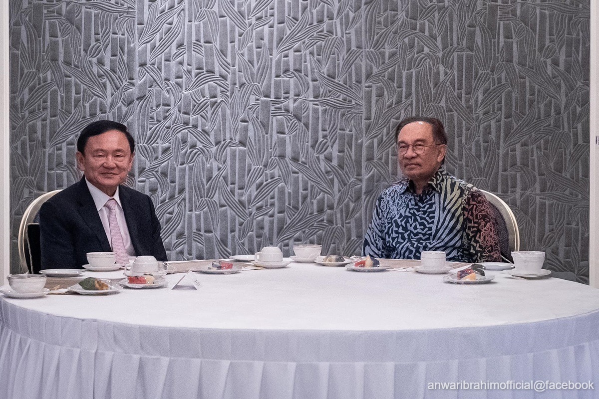 Asean 2025: Anwar meets Thaksin to discuss situation in Myanmar ...