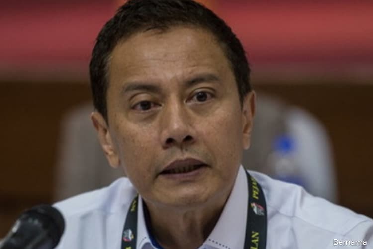 The new Election Commission Chairman Azhar Harun arrives at 7.50pm at ...