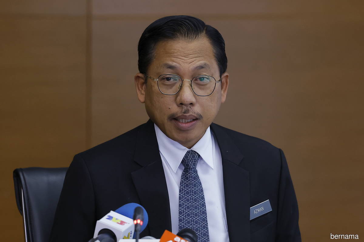 Azman Adnan is new education DG — MOE | KLSE Screener