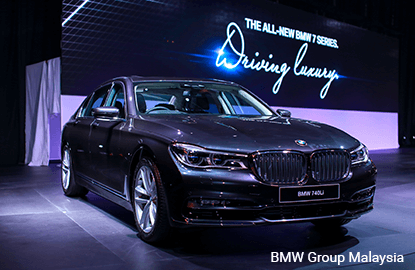 BMW unveils new 7 Series