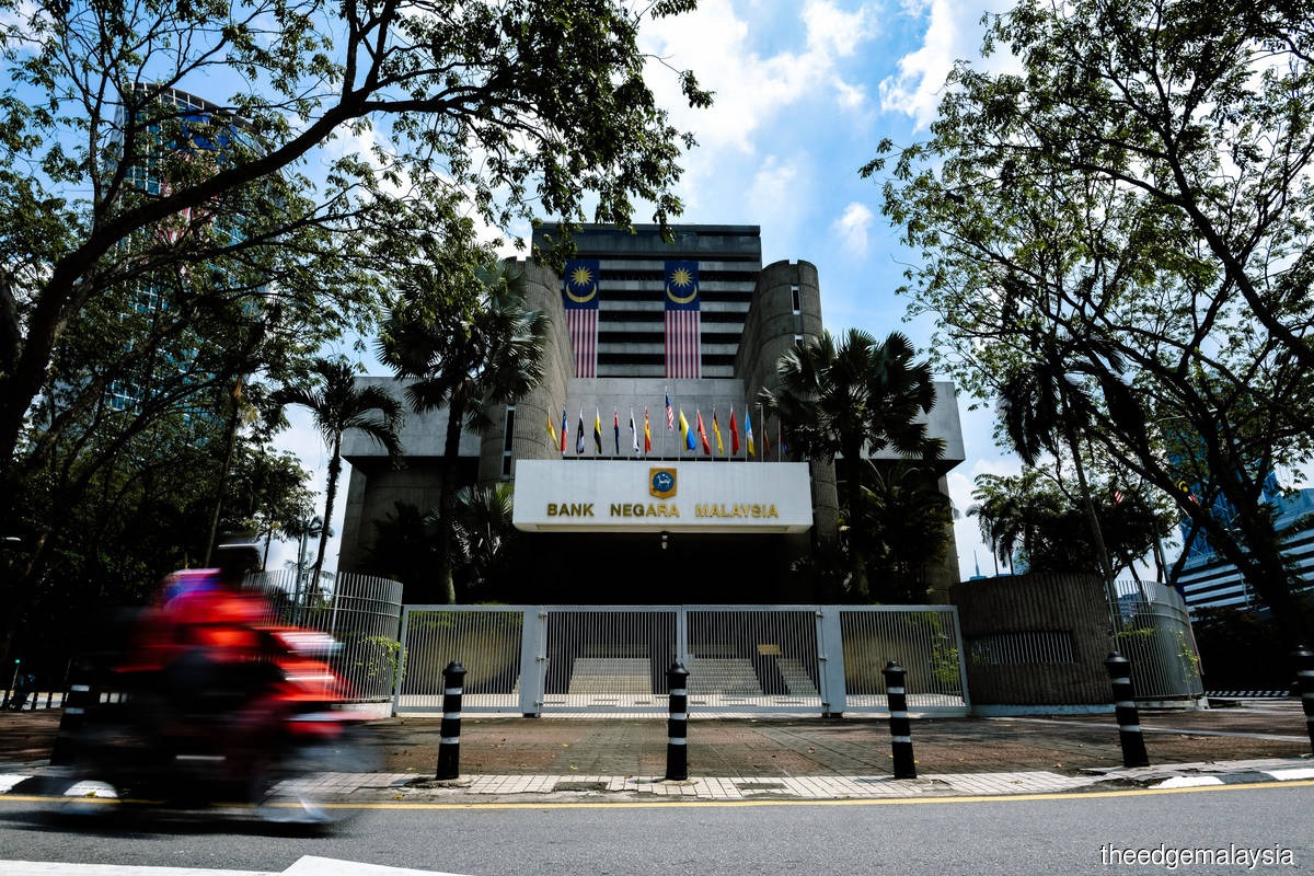 Bank Negara orders vetting of over 100 people, entities in money flow ...